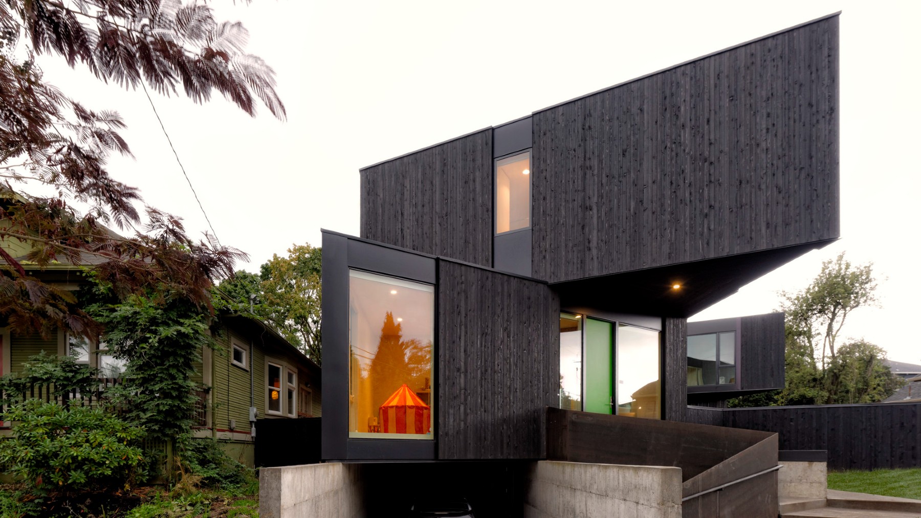 The best 22nd century prefab house in America: a curious look and 100 ...