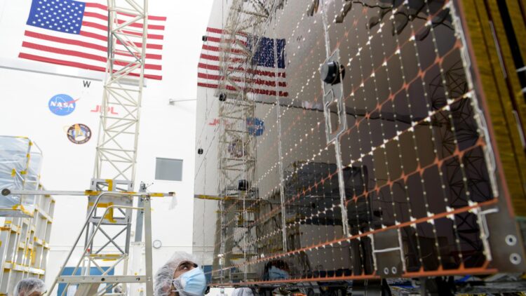 These are the first diamond solar panels: created out of thin air for ...