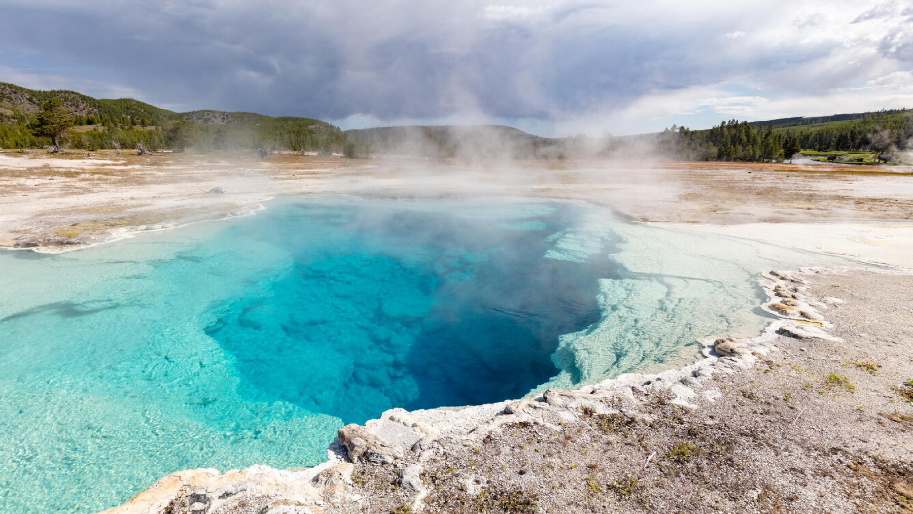 “It could erupt at any time" ― Attention to this huge geyser in Yellowstone