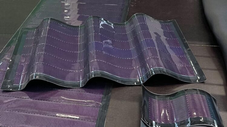 This solar panel is so thin, it's almost invisible: 150 Wp/m² free on ...