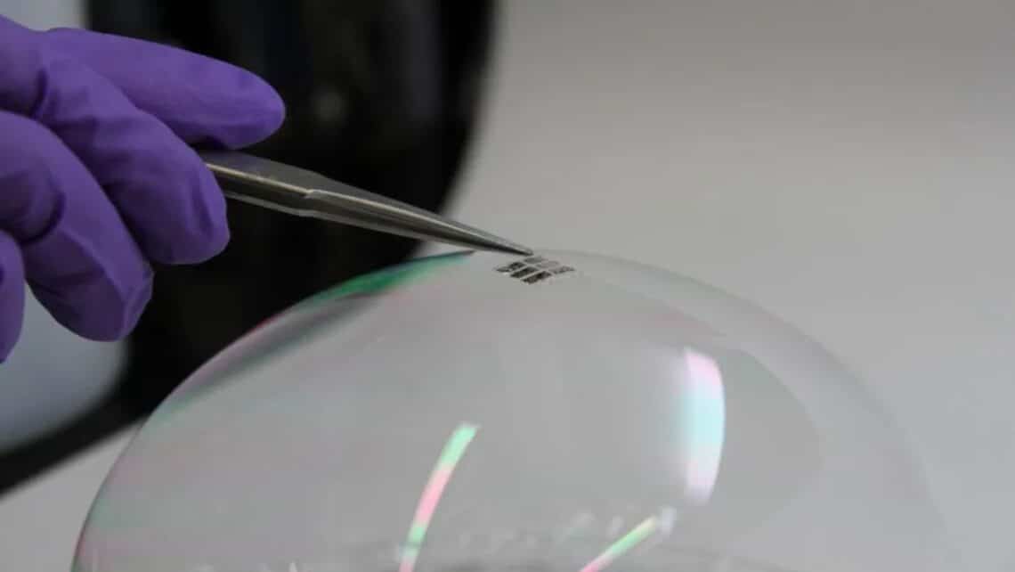 It's floating on a bubble! 400 times more energy than panels and 50x ...