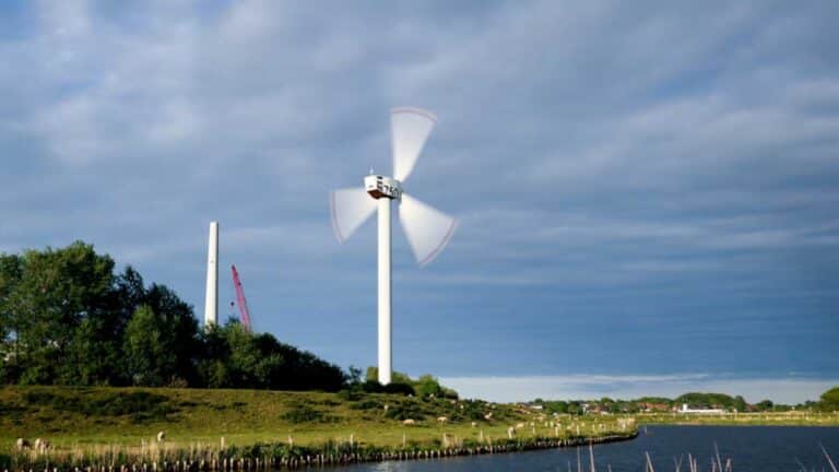 5 kW free at home ― 3-rotor wind turbine hits photovoltaics in America