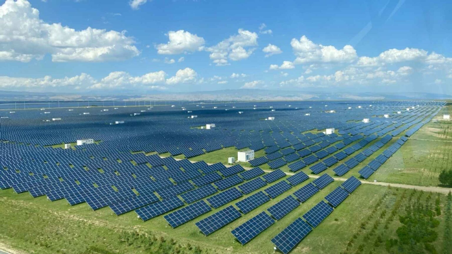 In the middle of the Tibetan desert, China's largest solar park is ...
