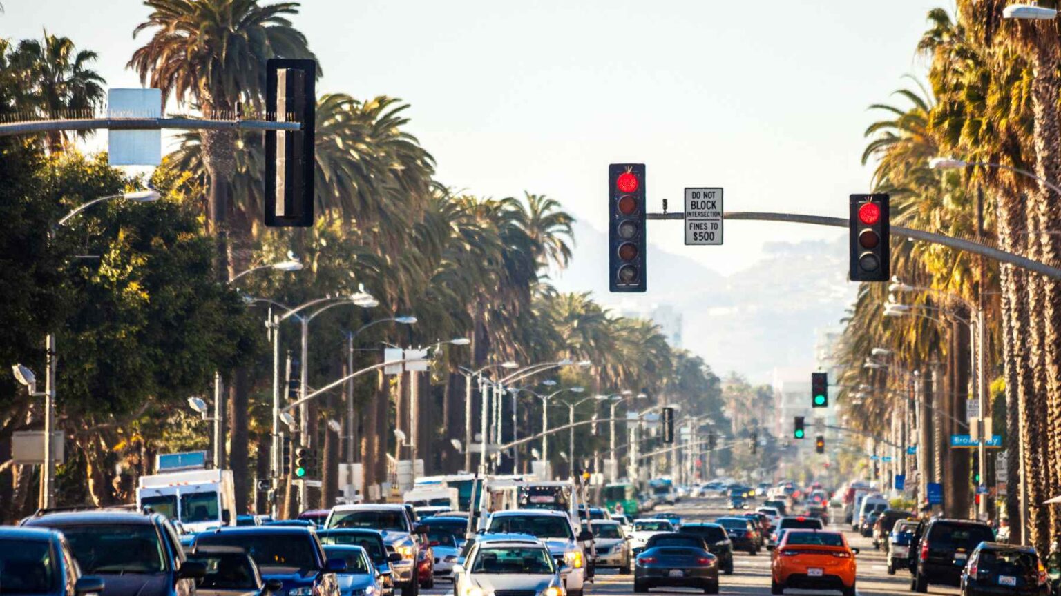 Thousands of Californians refuse to pay their fines for running red ...