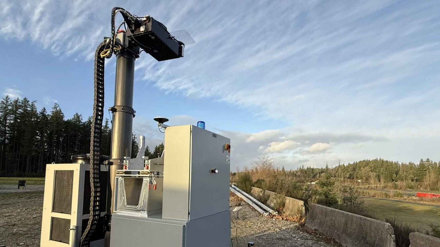 The United States fires a laser from the ground that keeps a drone in ...