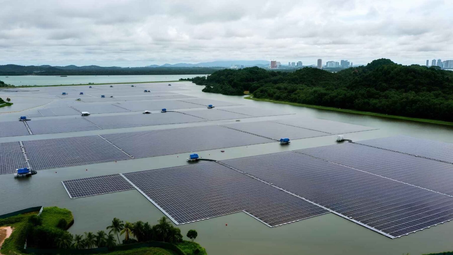 Singapore covers about 111 acres of the Tengeh Reservoir with 122,000 ...