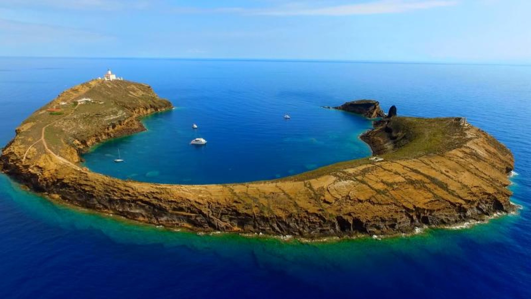 La isla menos visitada de España llama la atención del mundo: una ...