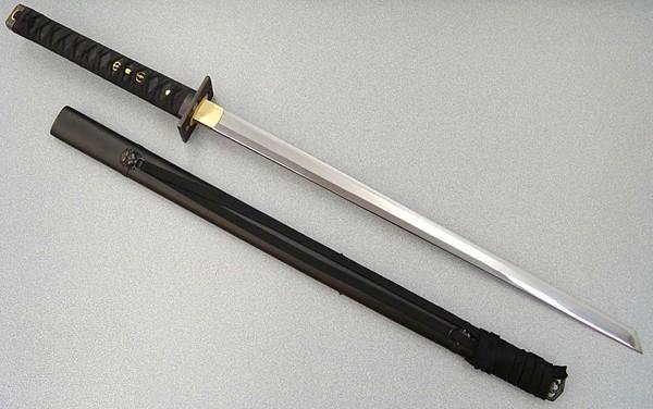 Atacan a un perro con una catana