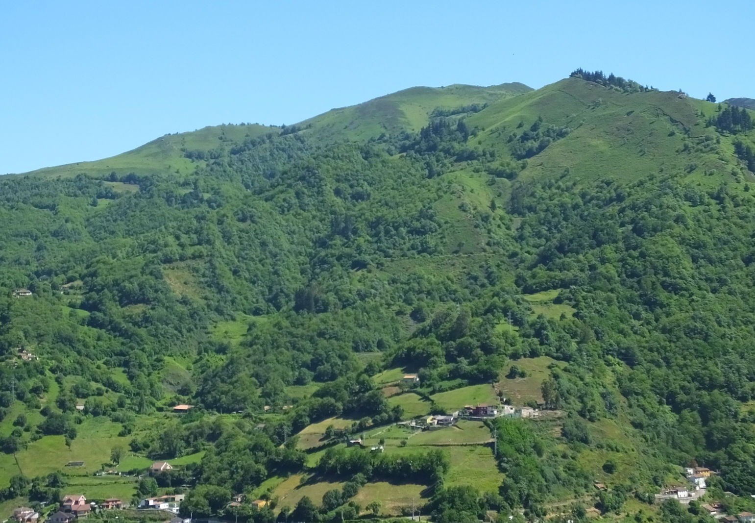 Asturias El peligro de explotar la escombrera de Moreda en Aller