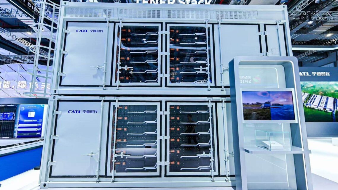 Love huge tits up to now things have gone well so I chose