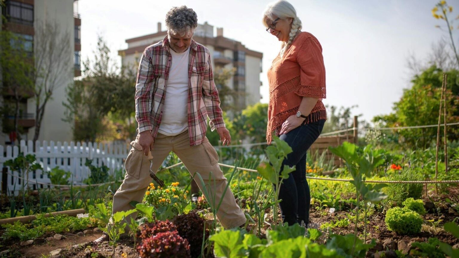 Agricultura periurbana crece en España con huertos urbanos que producen ...